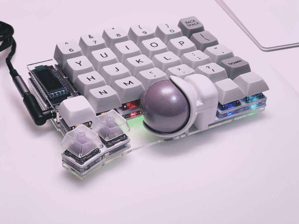 Keyball61、トラックボール内蔵の60％サイズの分割メカニカルキーボード – no theme.